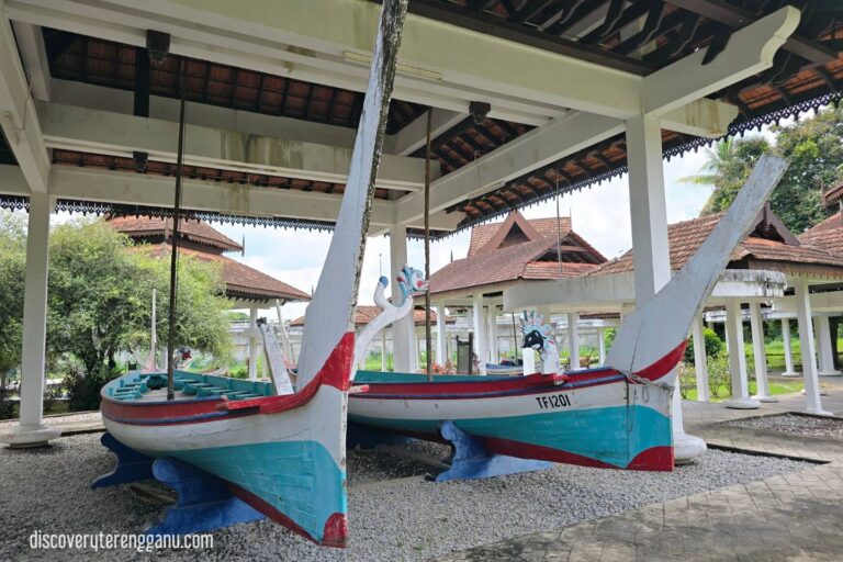 Bot Tradisional Terengganu: Warisan Budaya dan Simbol Kehidupan Nelayan ...
