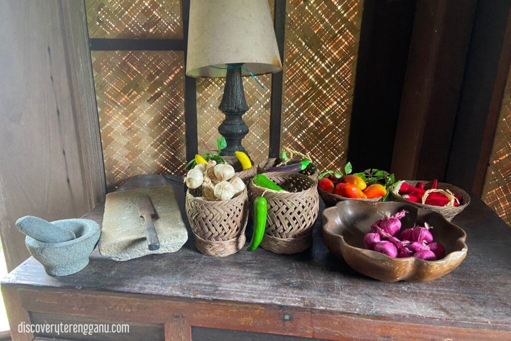Rumah Tradisional Terengganu: Warisan Seni Bina Melayu - Discovery ...